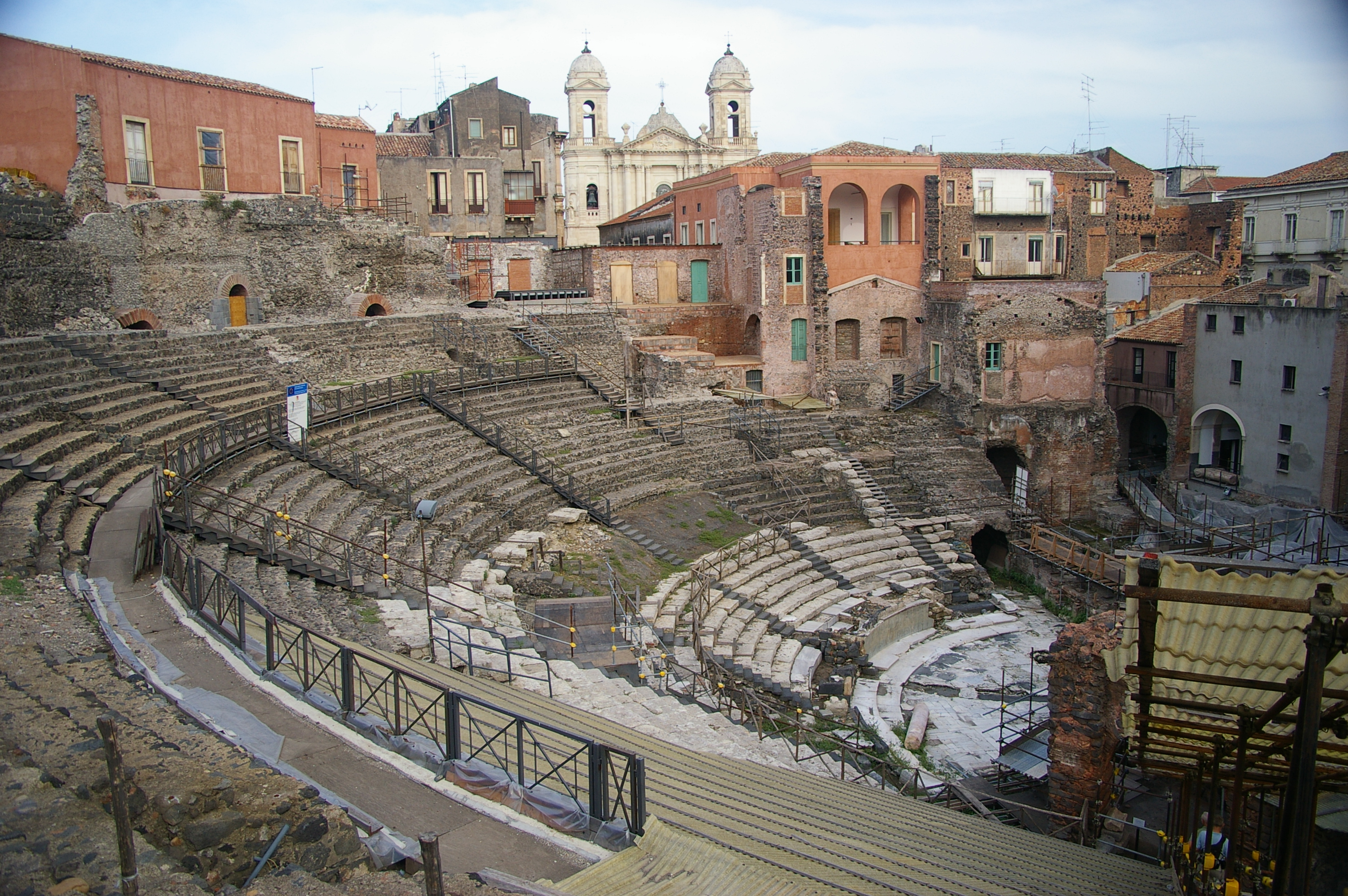 L'anfiteatro romano di Catania rivive grazie a un rendering 3D. Ecco ...