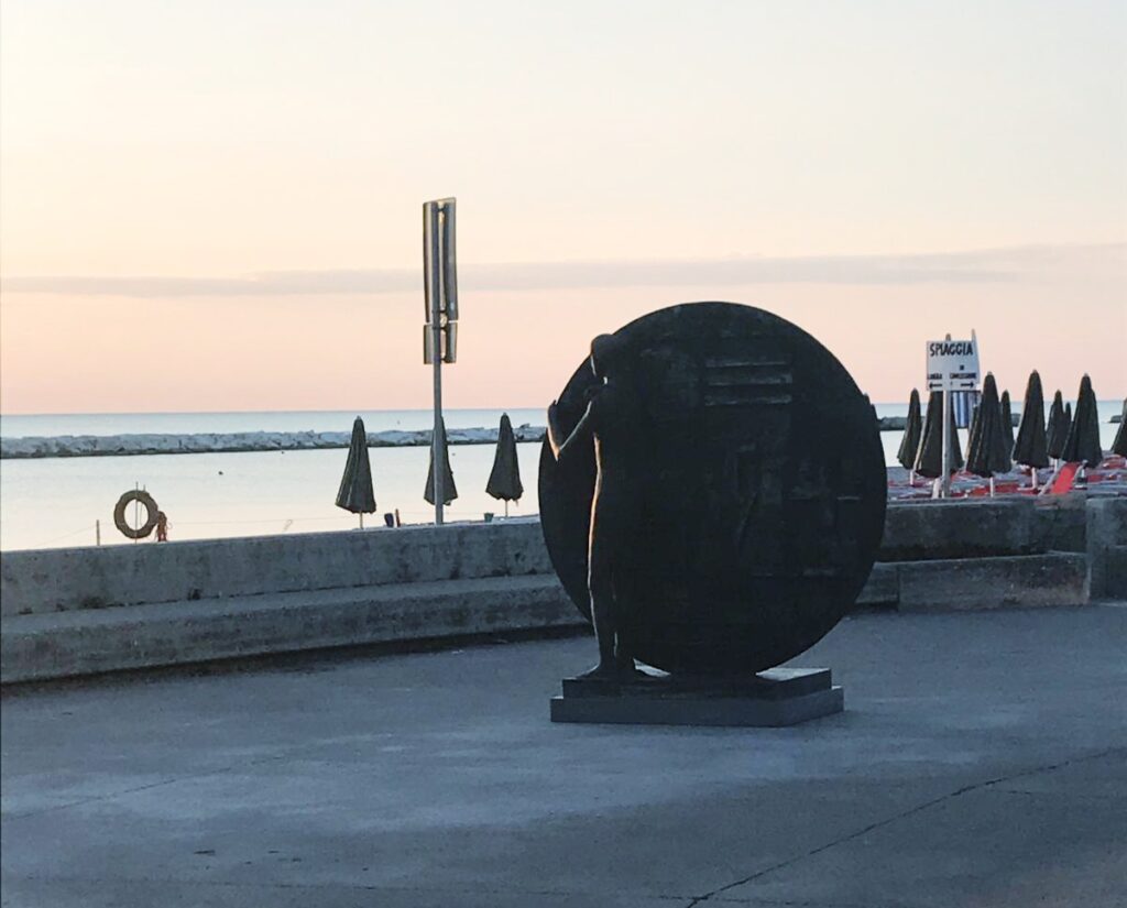 Enrico Astuni torna a Fano con una mostra diffusa | Artribune