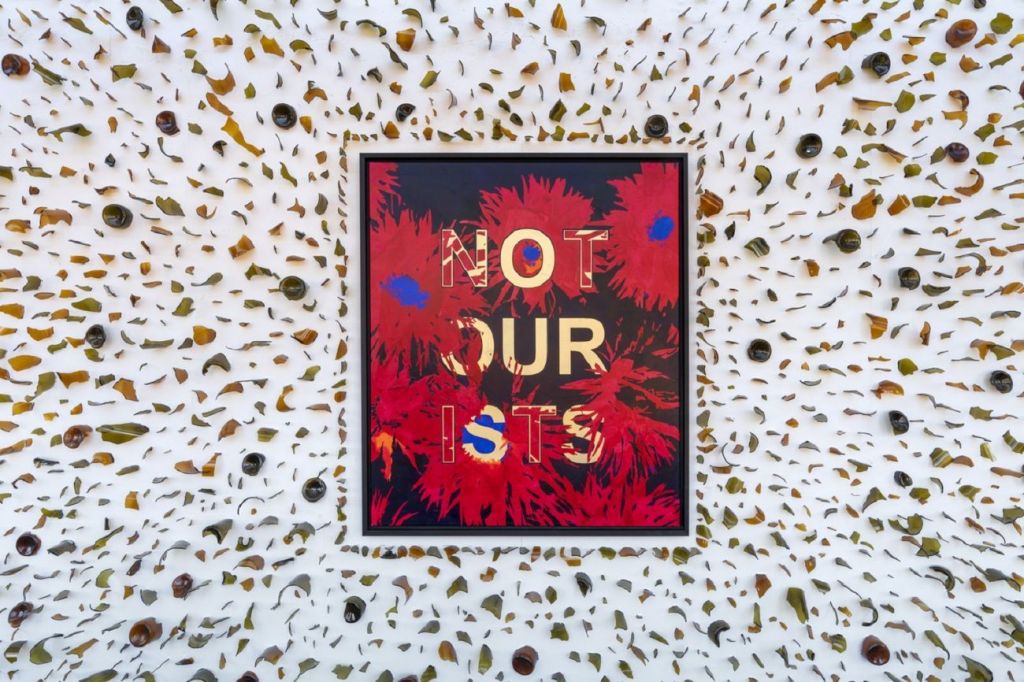 La mostra di Kendell Geers alla M77 Gallery di Milano | Artribune