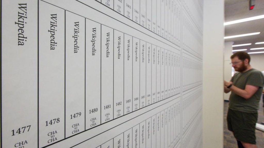Il progetto dell'artista Michael Mandiberg su Wikipedia