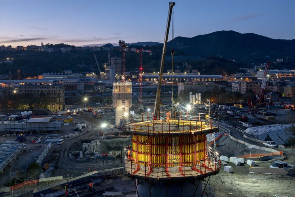 Il libro con gli scatti di Andrea Botto dedicati al nuovo ponte di Genova