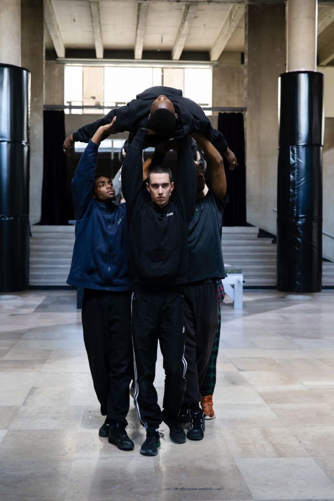 La mostra-performance di Anne Imhof a Parigi