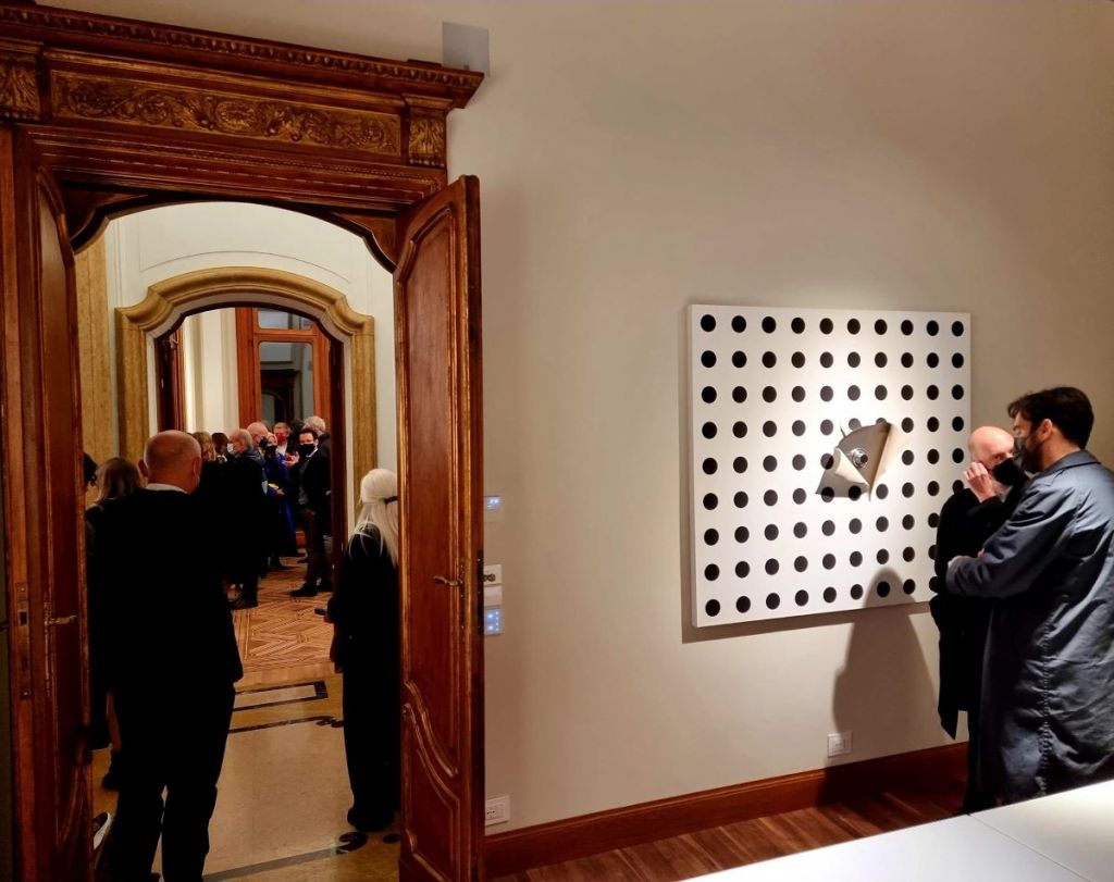 Villa Chiuminatto a Torino con la mostra di Massimo De Carlo