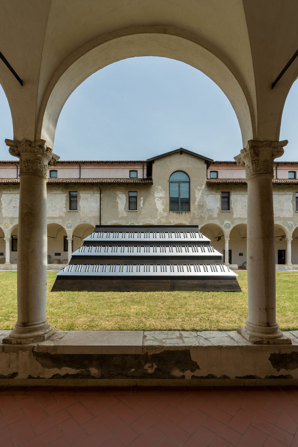 La mostra di Emilio Isgrò a Brescia