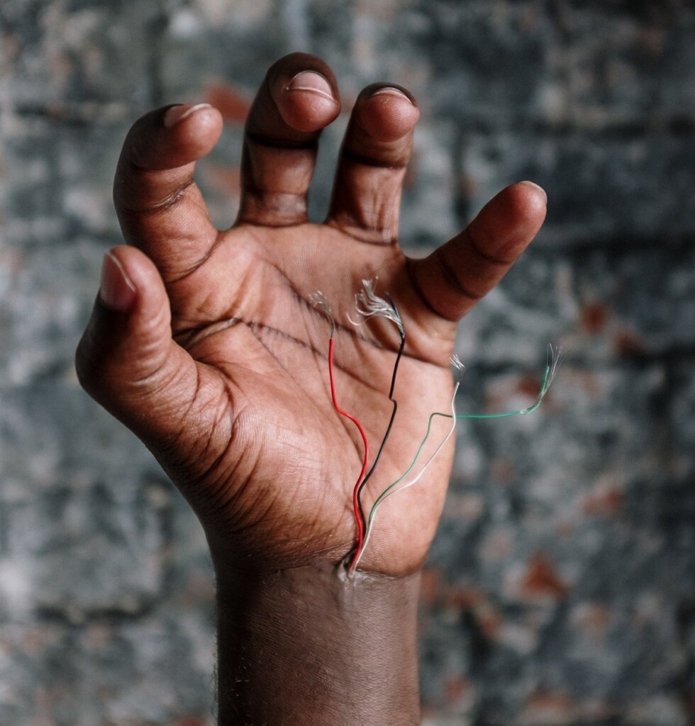 La storia di Moon Ribas, la prima artista cyborg | Artribune