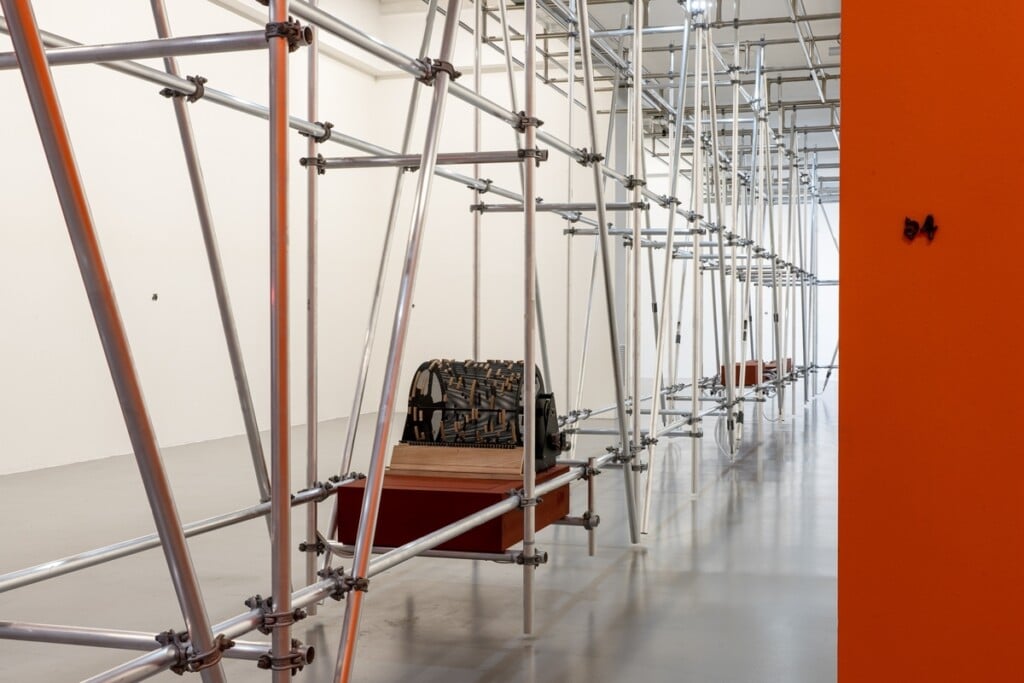 Chi è Massimo Bartolini, l’artista del Padiglione Italia alla Biennale ...