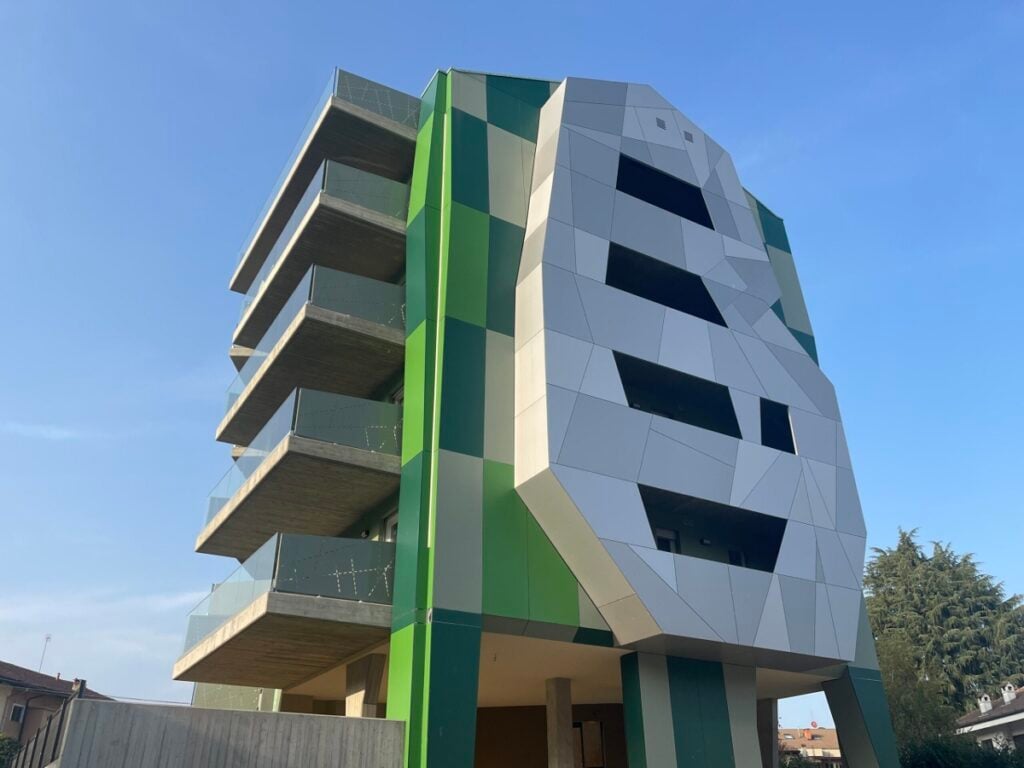 A Torino il condominio disegnato da Ugo Nespolo | Artribune