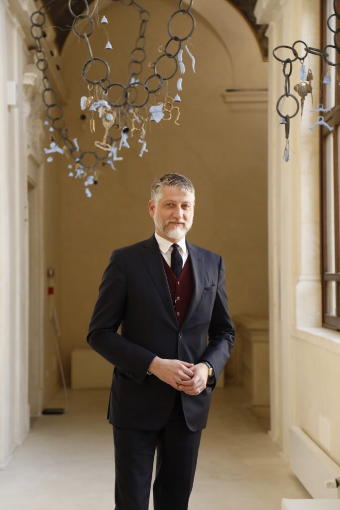 Alessandro Giuli in visita al MAXXI L’Aquila | Artribune