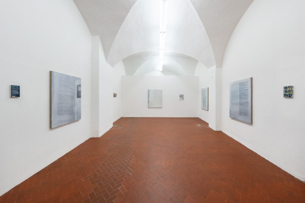 Pittura e parole nella mostra di Xiao Zhiyu a Siena | Artribune