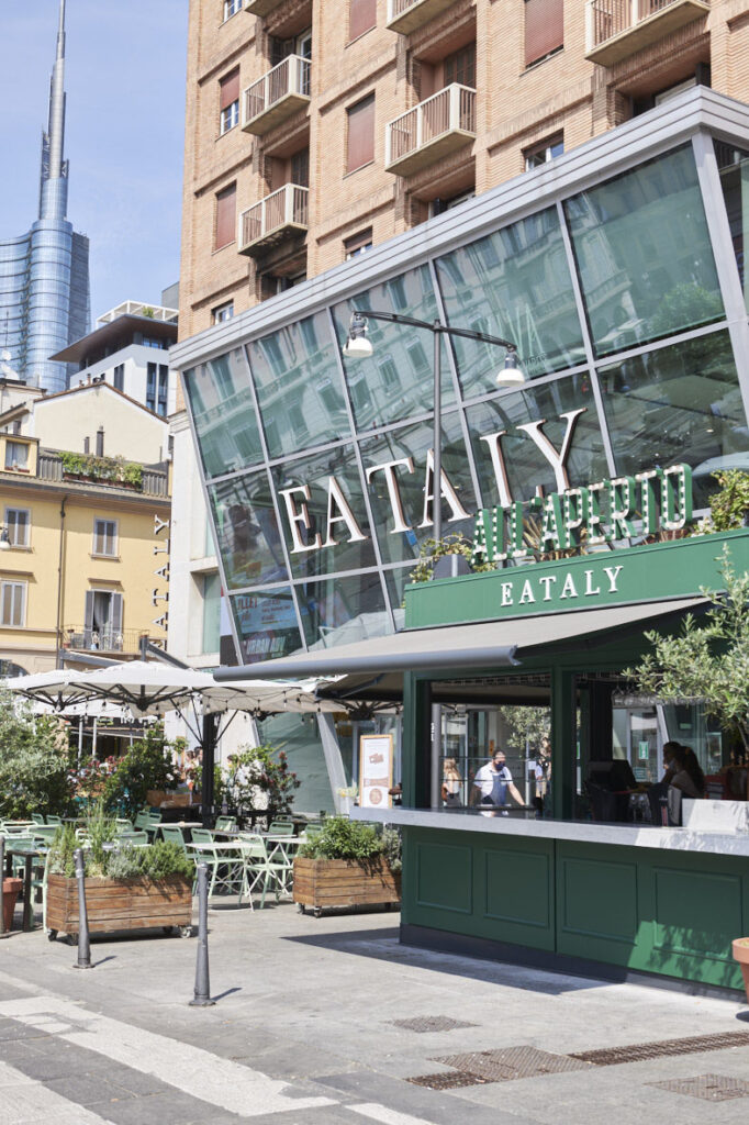 L’allestimento di Paola Navone da Eataly Smeraldo per la Design Week ...