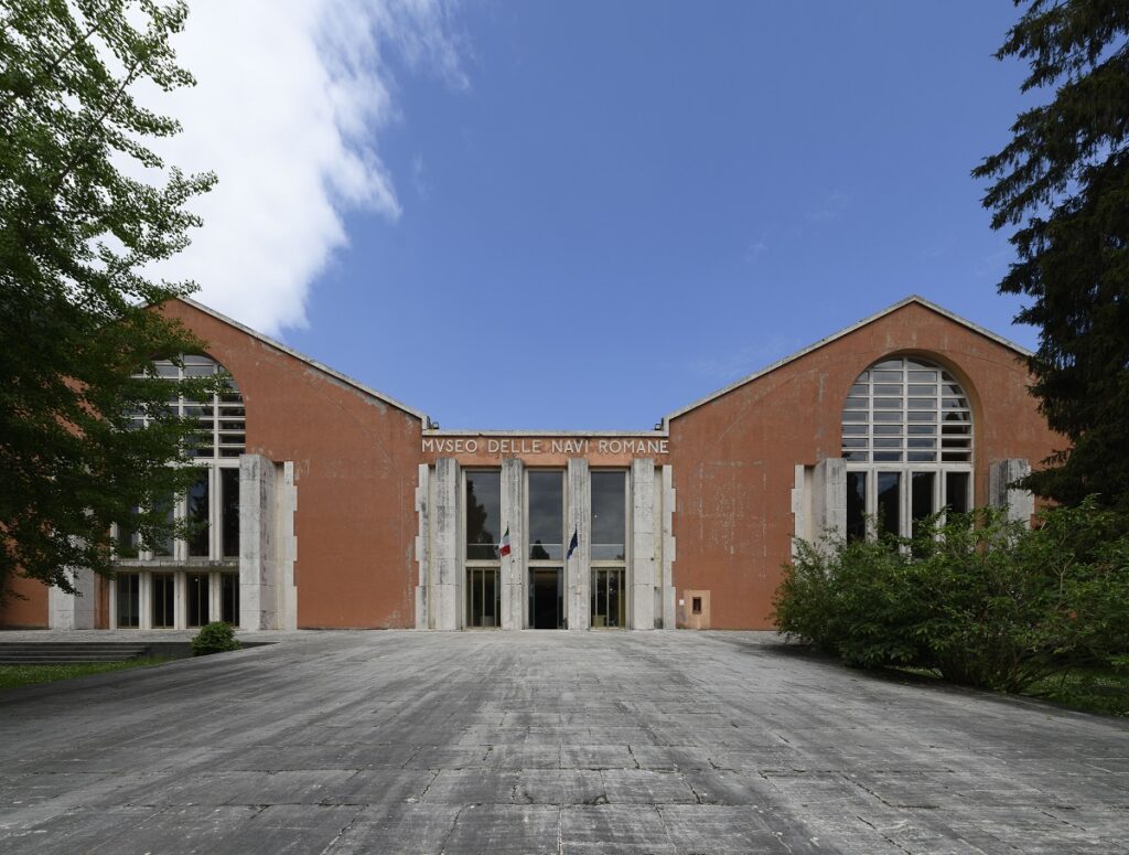 Arte contemporanea al Museo delle Navi Romane di Nemi | Artribune