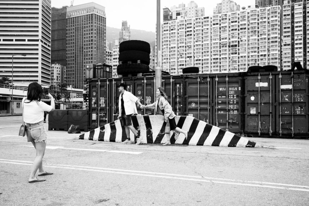 A Milano la mostra di Tanzini sui travel influencer | Artribune