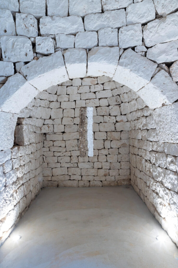 La mostra Pino Pinelli a Ceglie Messapica in Puglia | Artribune