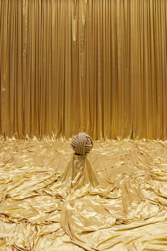James Lee Byars all’HangarBicocca | Artribune