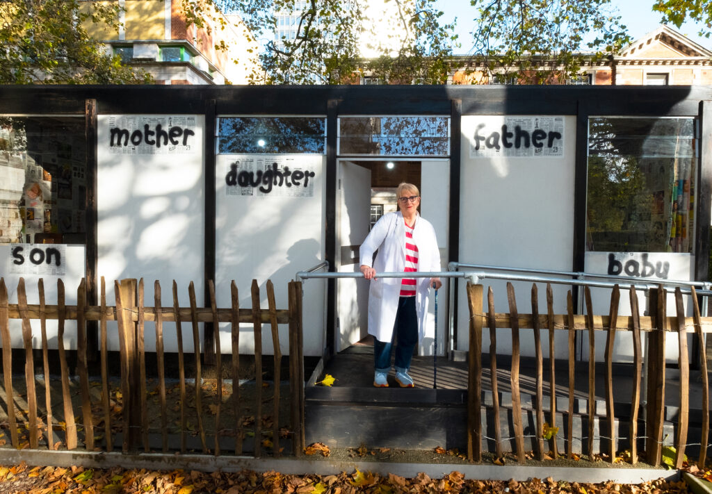 “An Edible Family in a Mobile Home” di Bobby Baker è alla Tate Britain