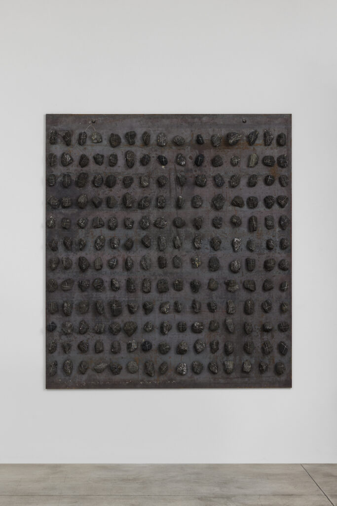 La mostra di Jannis Kounellis da Cardi a Milano | Artribune