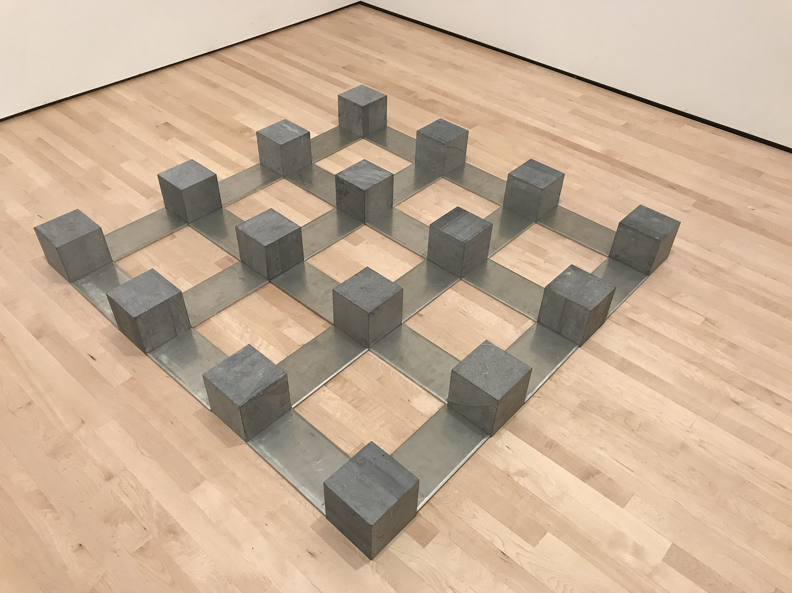 È morto Carl Andre, leggenda del minimalismo