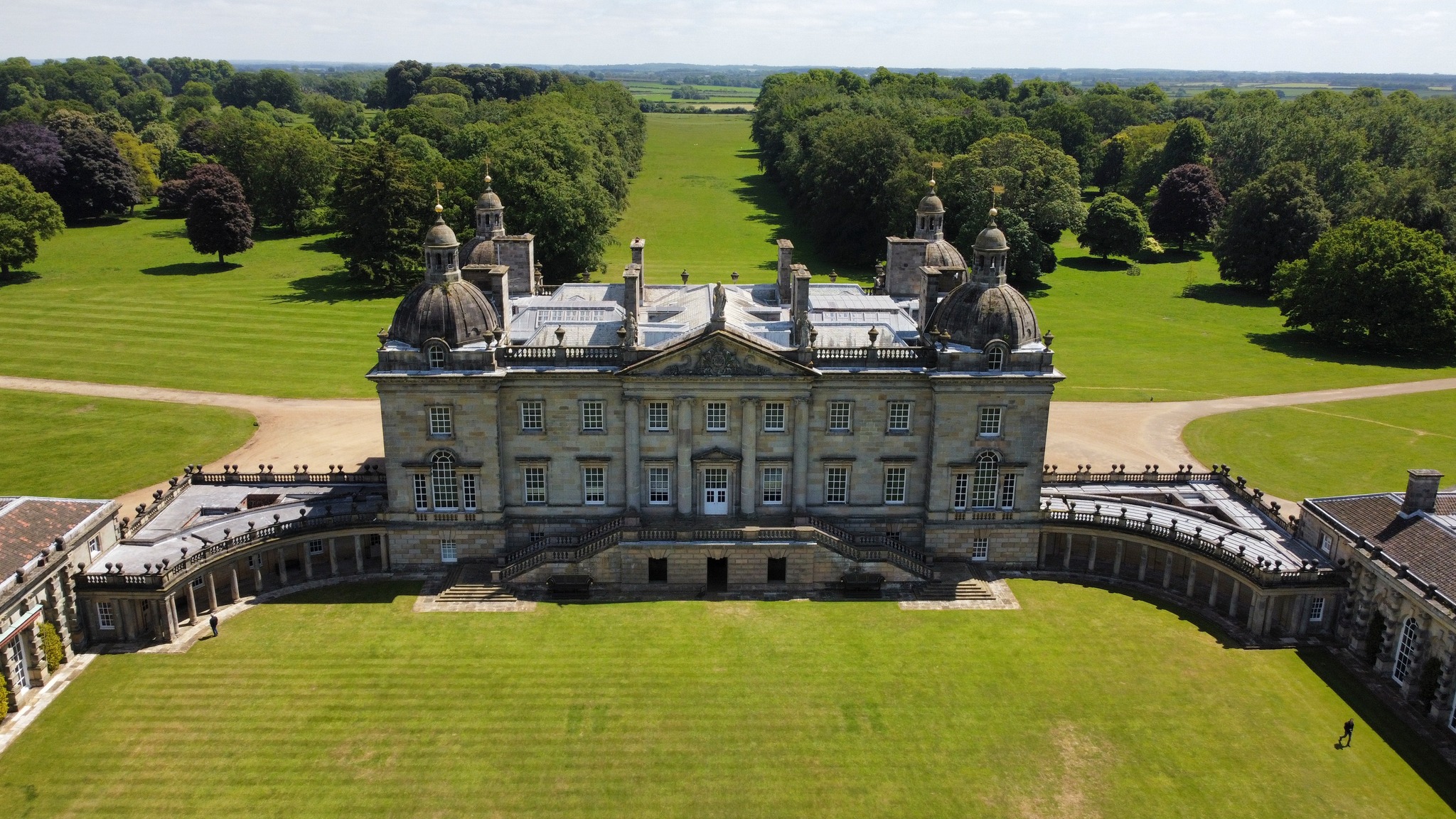 Time Horizon: l’installazione di Antony Gormley alla Houghton Hall di ...