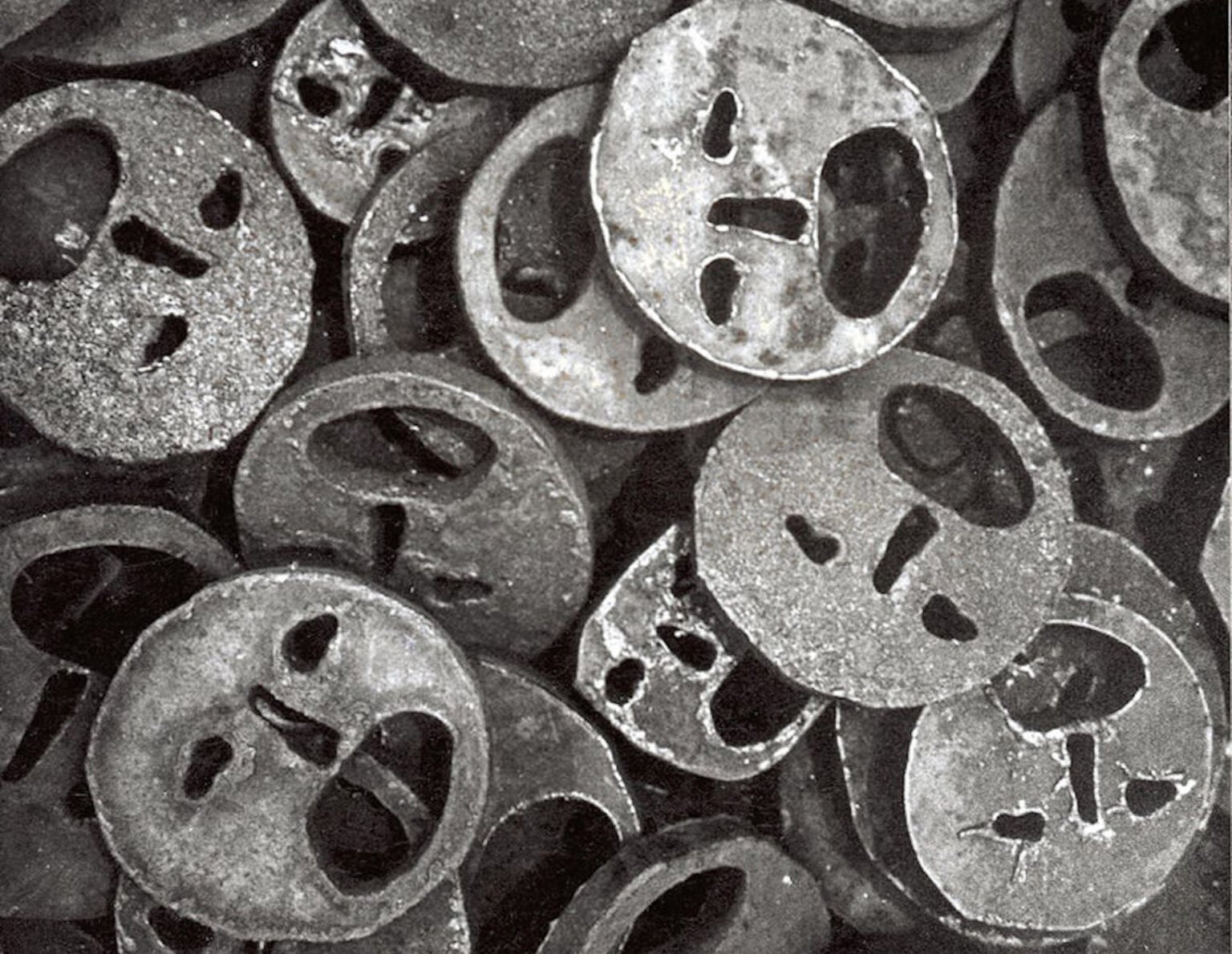 La storia di Shalechet, l’opera dell’israeliano Menashe Kadishman ...