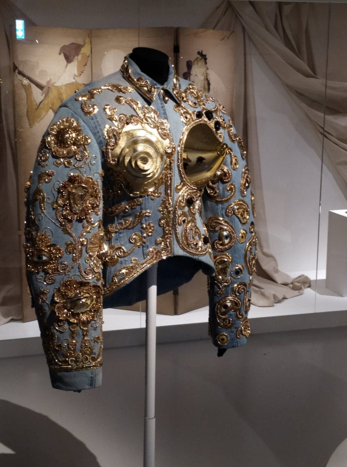 La storia della stilista surrealista Elsa Schiaparelli | Artribune