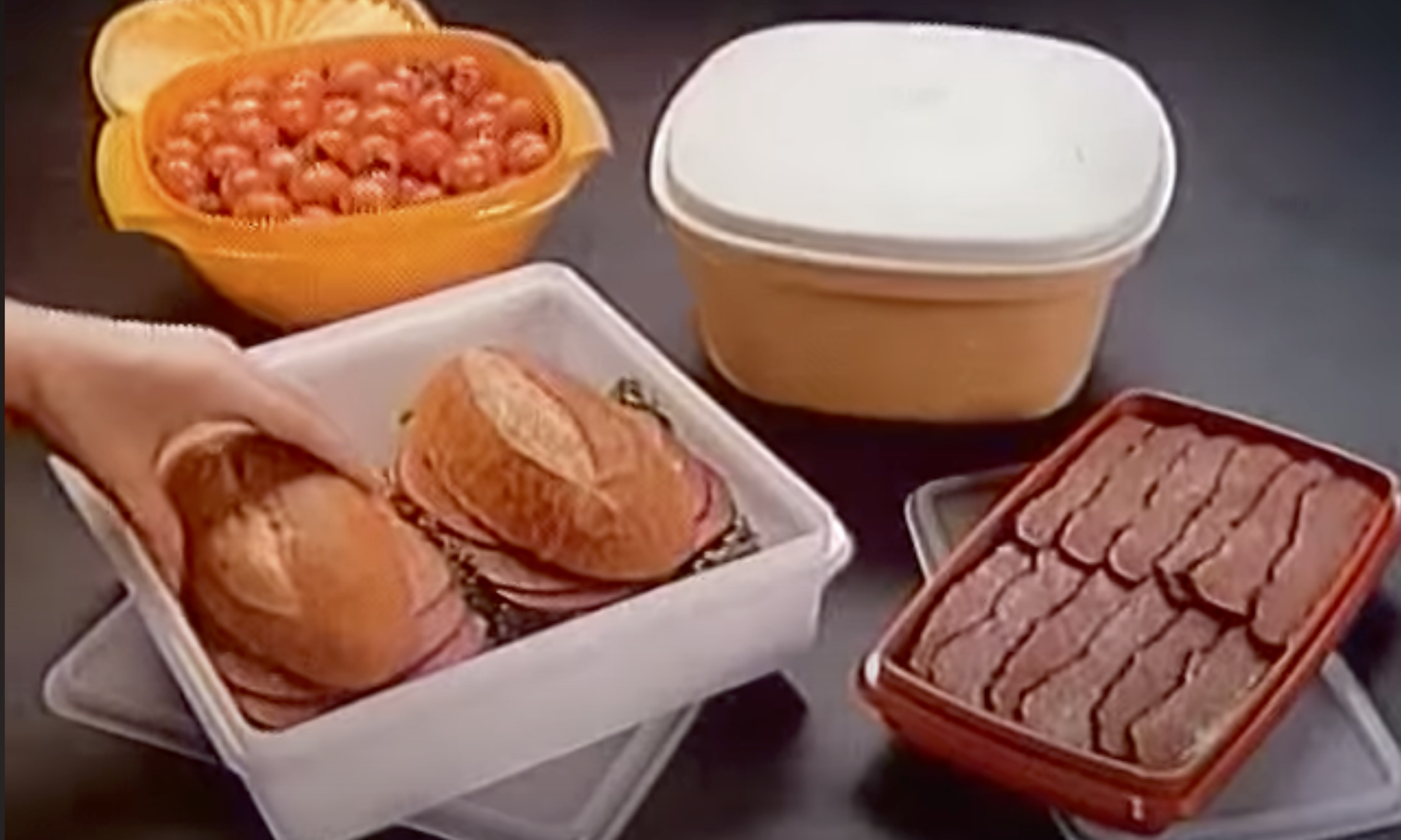 La storia del marchio Tupperware | Tupperware: la storia di plastica e ...