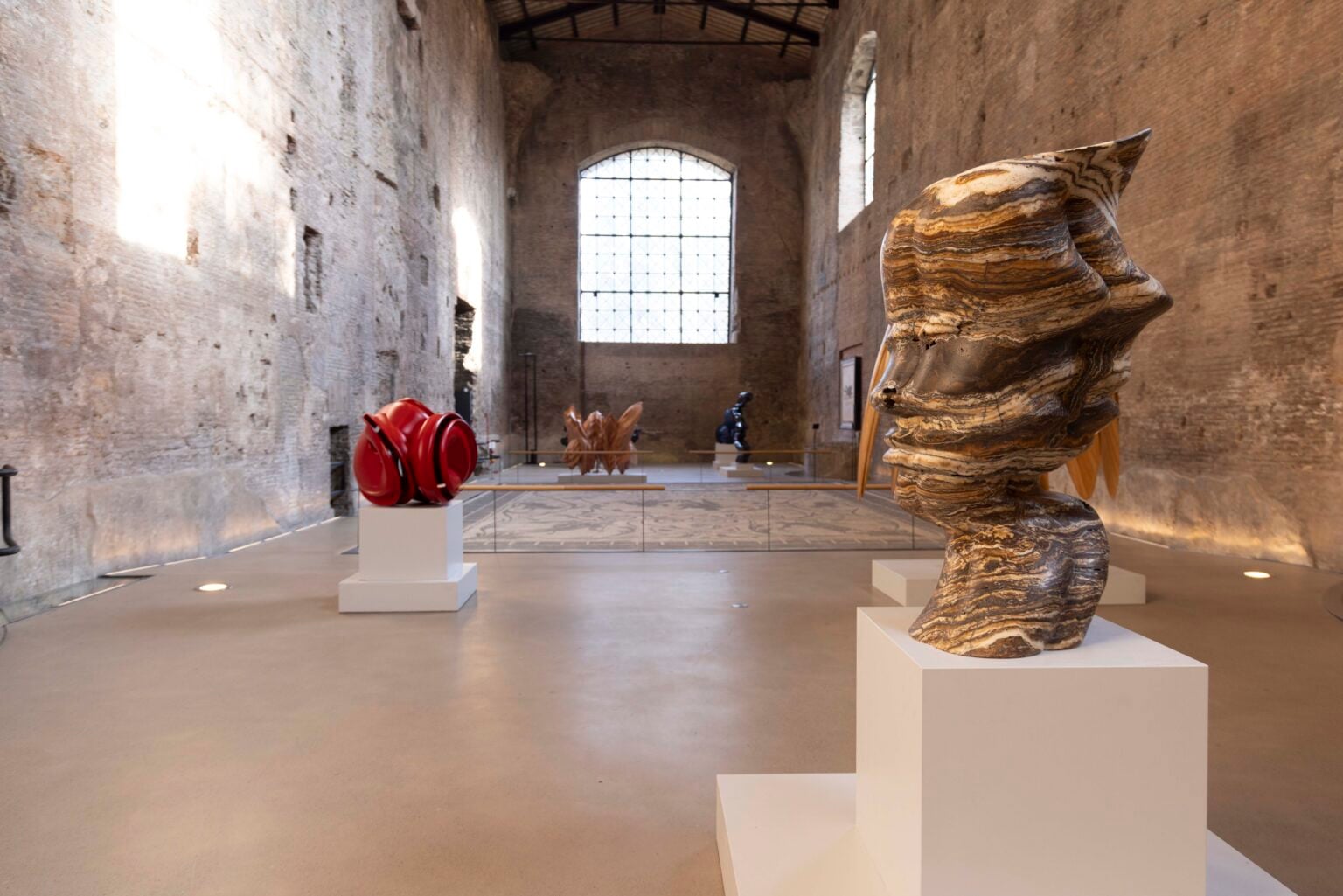 La mostra di Tony Cragg alle Terme di Diocleziano a Roma