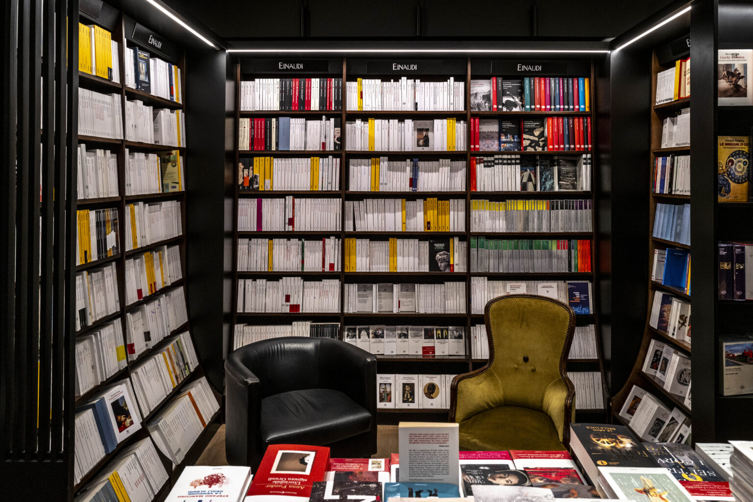 La storica libreria Luxemburg di Torino trasloca nella Galleria Subalpina