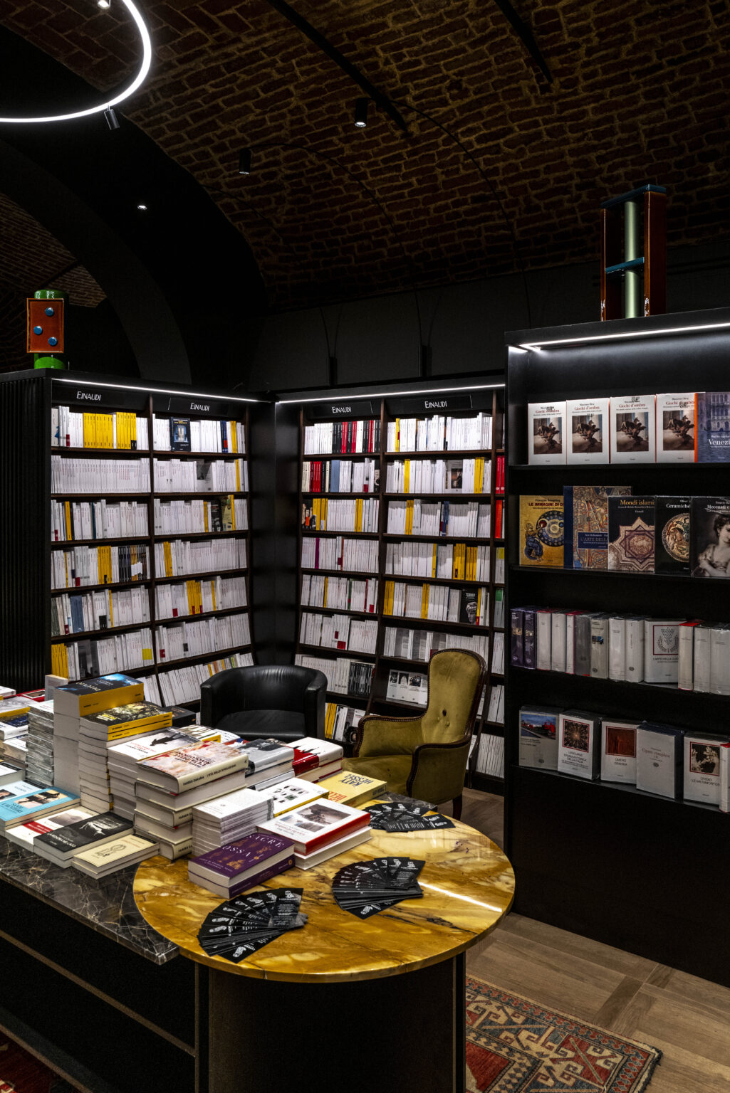 La storica libreria Luxemburg di Torino trasloca nella Galleria Subalpina