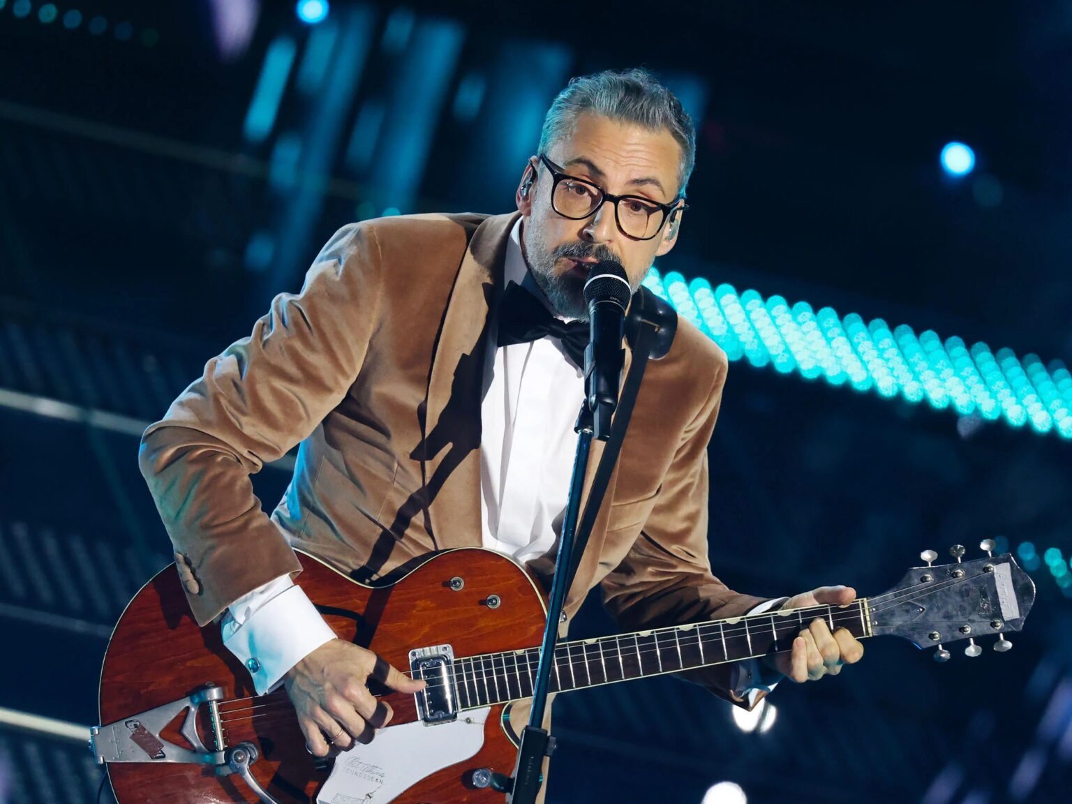 Sanremo 2025: ecco chi è l’artista Lucio Corsi