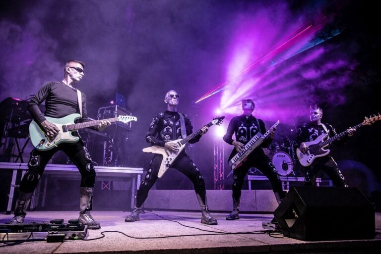 Il tour nei teatri italiani della band francese electrorock dei Rockets ...