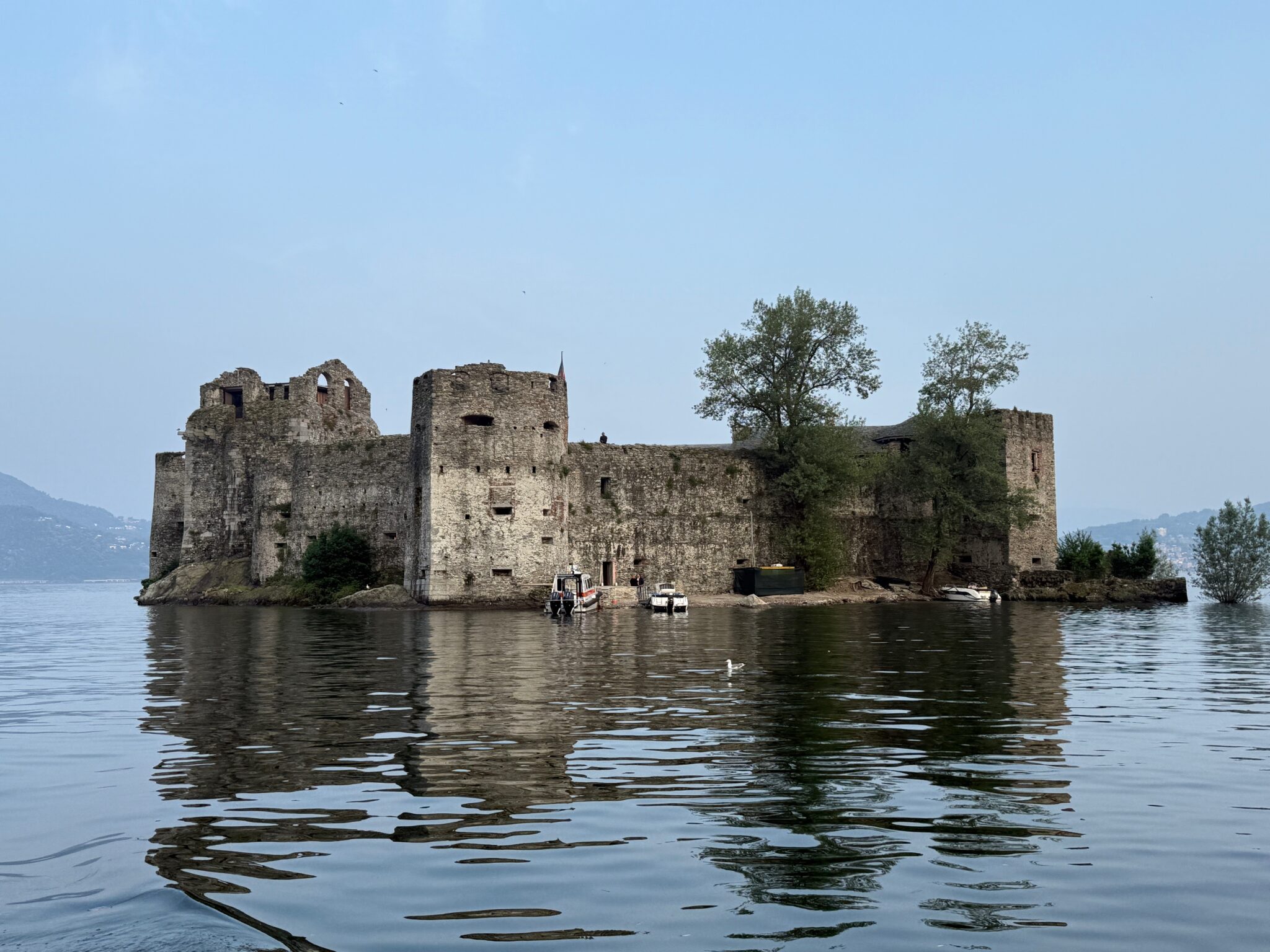I Castelli di Cannero sul Lago Maggiore aperti al pubblico: il percorso ...