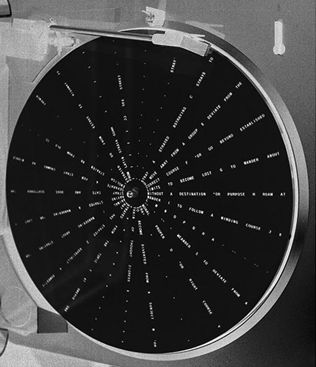 Shannon Ebner - A graphic tone | Artribune